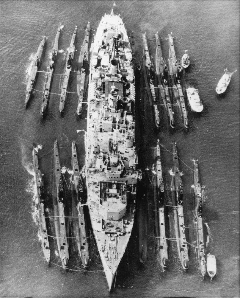 Submarine Depot ships and Submarine Rescue ships
