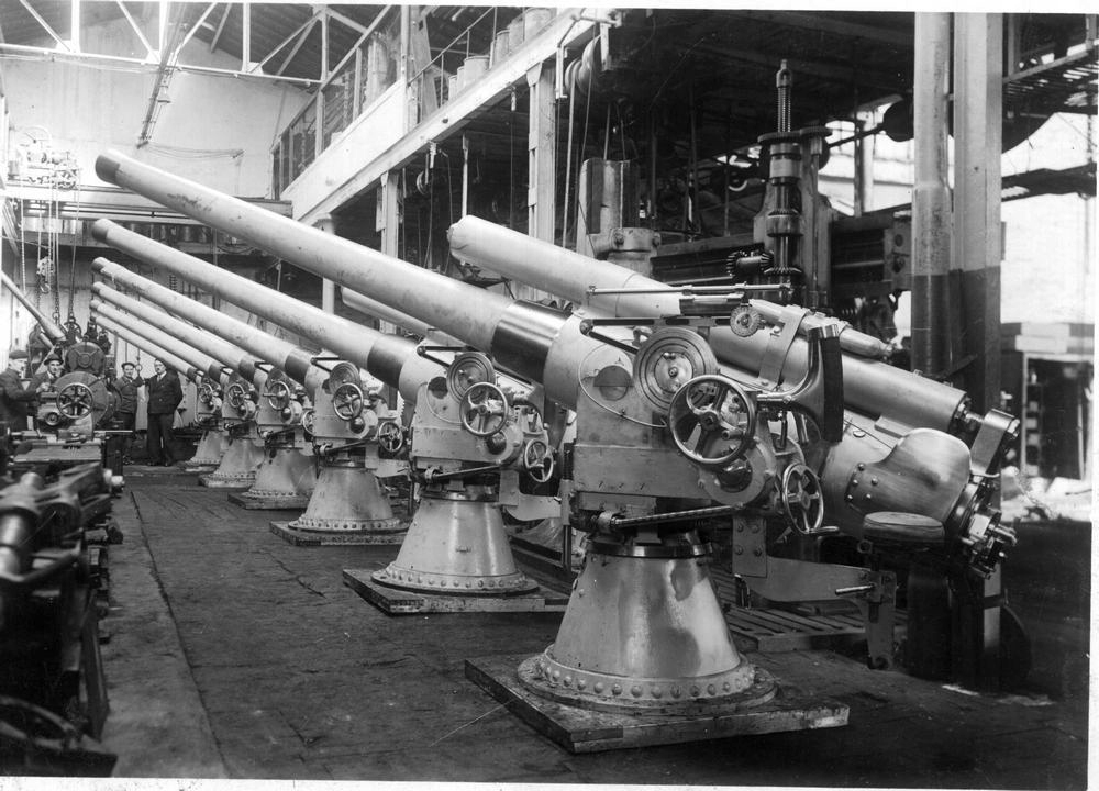 Naval guns, manufacture and mounting