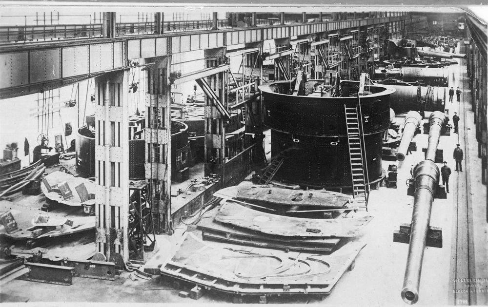 Naval guns, manufacture and mounting